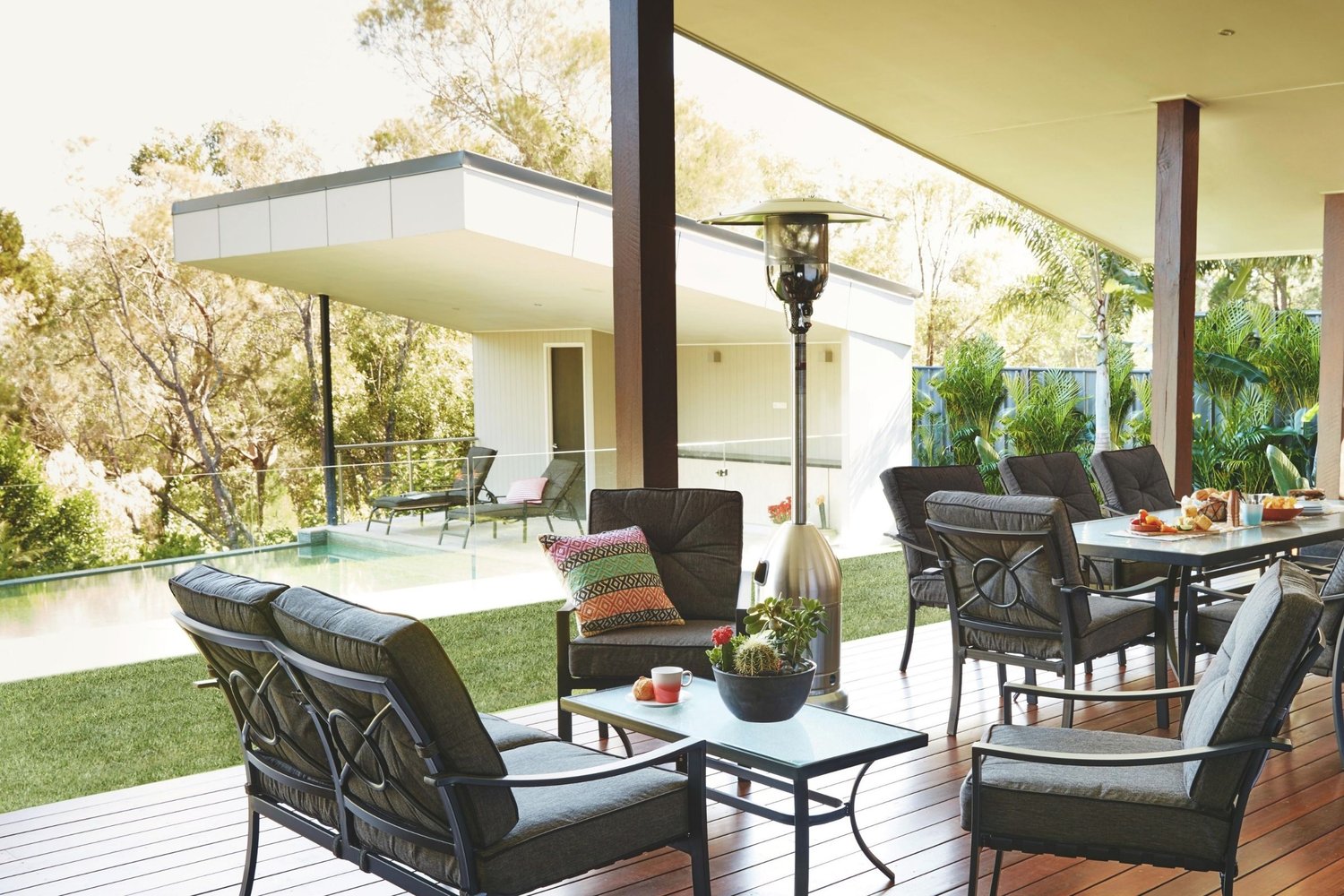 Outdoor heating options — A pros and cons comparison